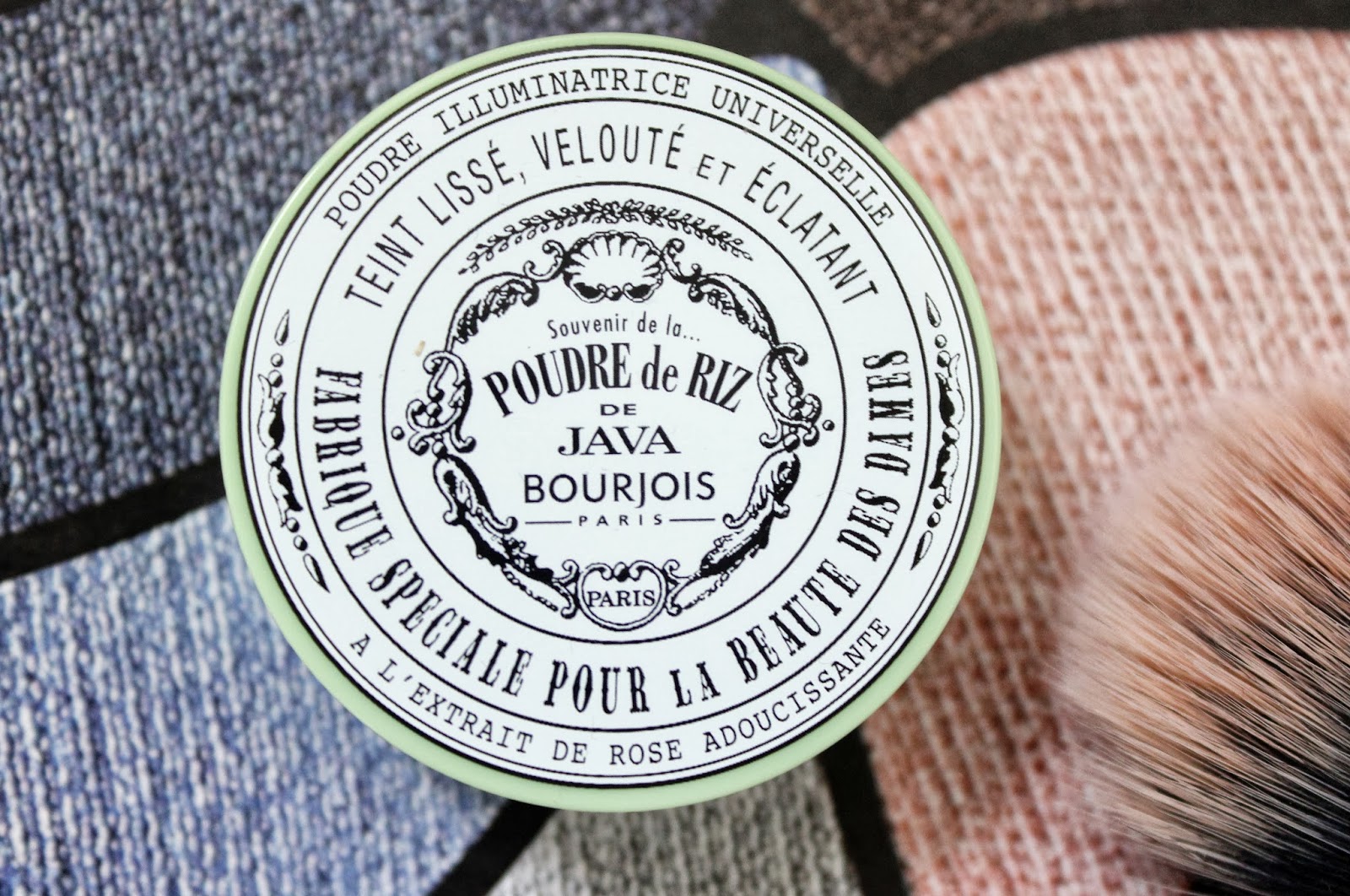Bourjois Java Rice Illuminating Powder | Little Red | Bloglovin’