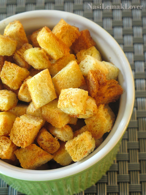 Nasi Lemak Lover: Homemade Croutons ( Oven-baked )