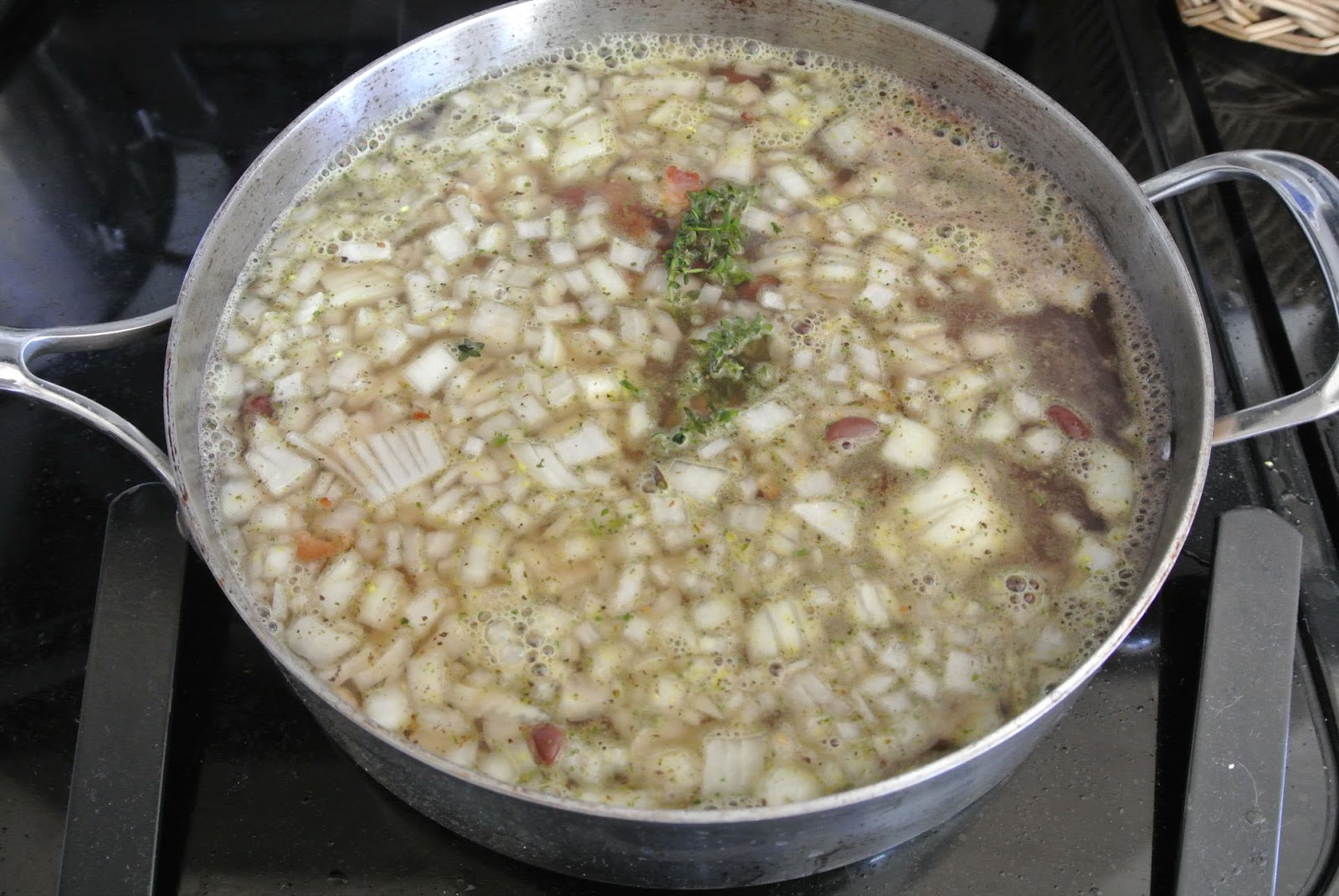 Mom, What's For Dinner?: Bean and Bacon Soup