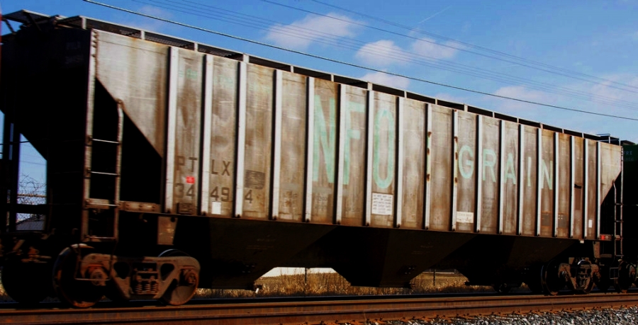 Trackside Treasure: Postscript: Manitoba Covered Hoppers