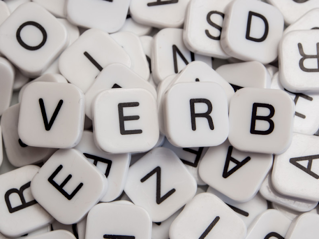 Verb (Kata kerja) - Definisi, Jenis, dan Contoh Kalimat - EnglishFix
