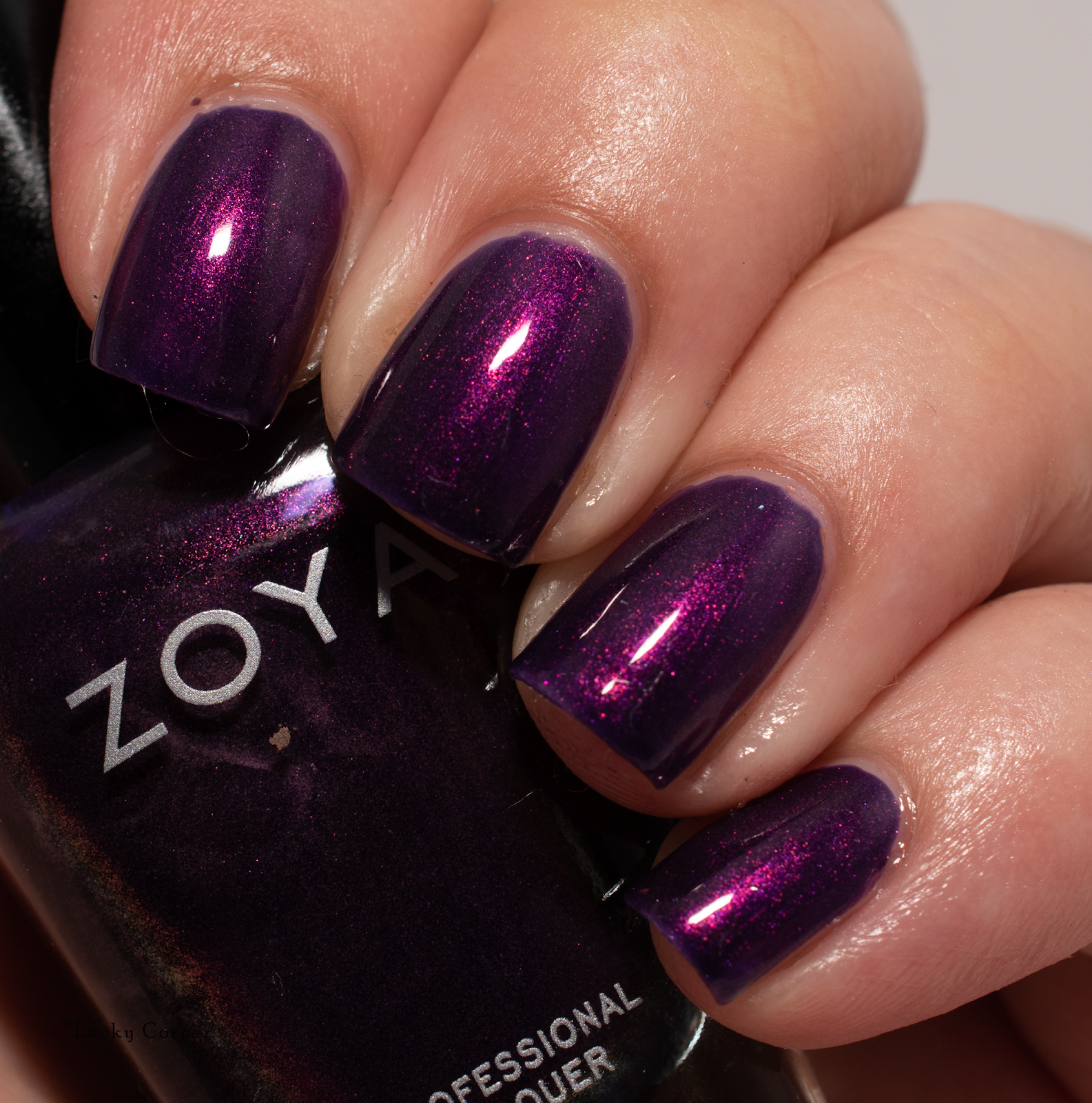 Lacky Corner: Reader's Choice - Zoya Yasmeen