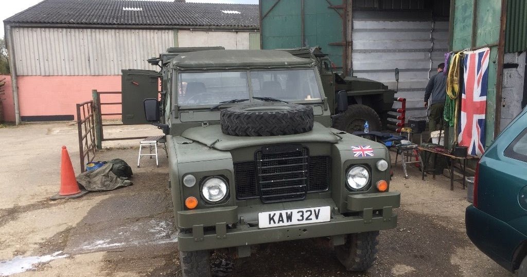 Landrover Defender: Ex mod series 3 FFR 2.25 petrol - 1980