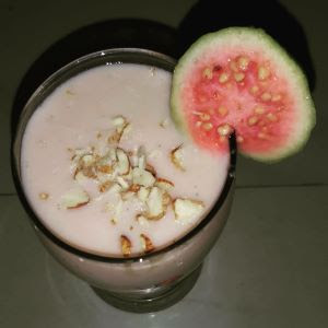 GUAVA /GOOSE BERRY MILKSHAKE SMOOTHIE JUICE 2021/Masthani’s kitchen