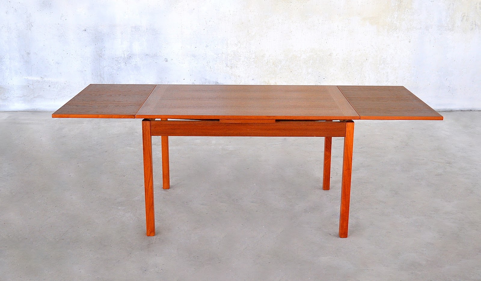 SELECT MODERN: Danish Modern Teak Expandable Dining Room Table