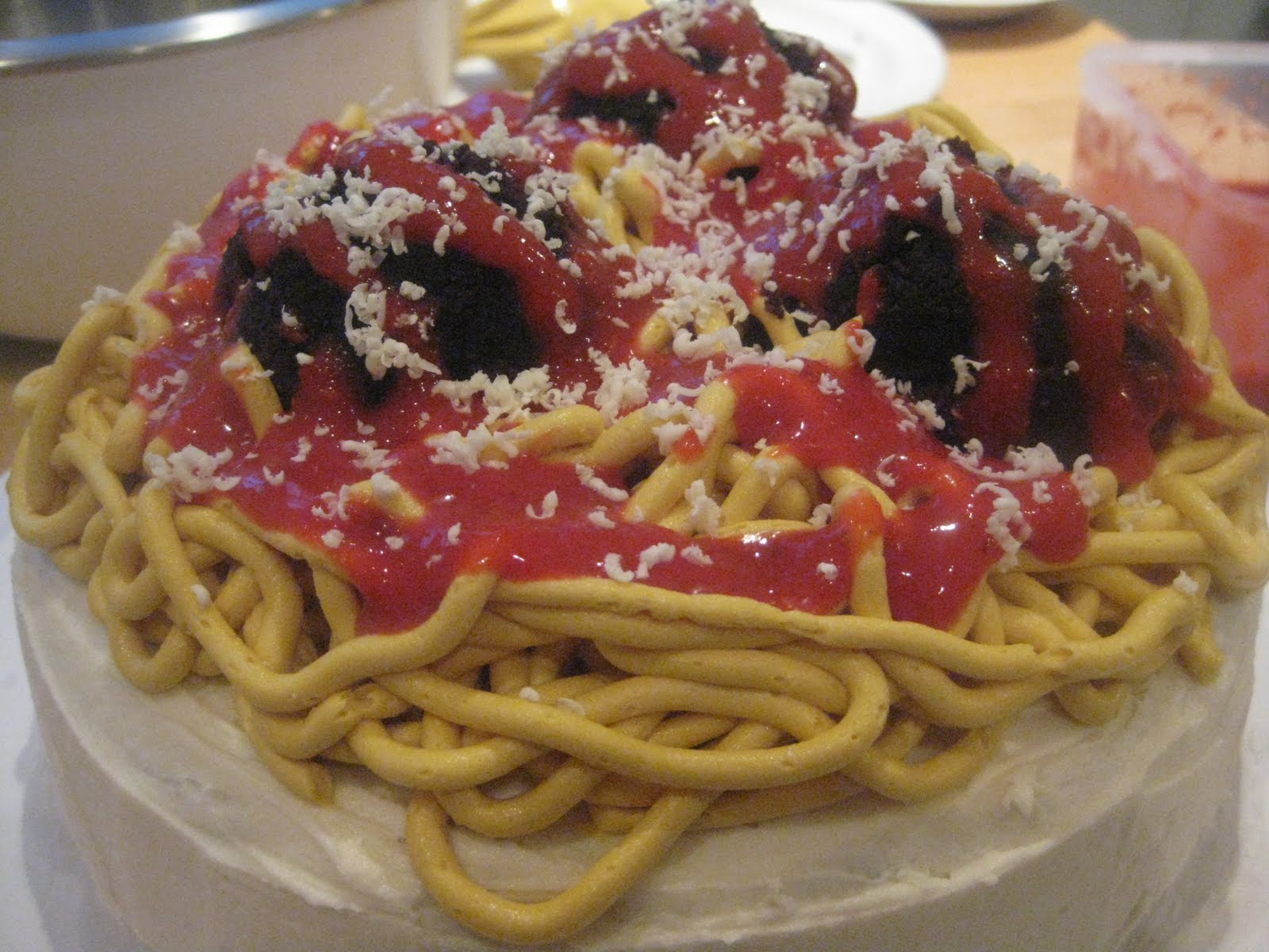 Girl Behind the Apron: 'Spaghetti & Meatballs' Cake