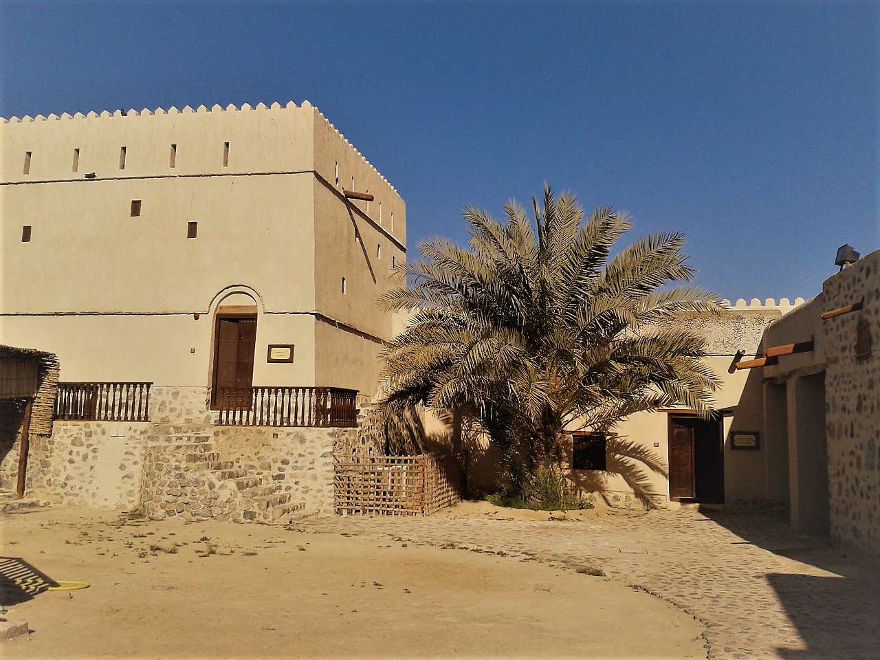 UMA CASA TRADICIONAL ARABE EM HATTA NOS EMIRADOS ARABES UNIDOS