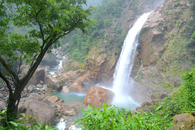 Cherrapunji, Meghalaya - Double Decker Living Root Bridge and Rainbow ...