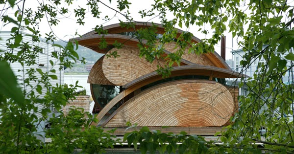 The Well-Appointed Catwalk: Organic Architecture by Robert Harvey Oshatz