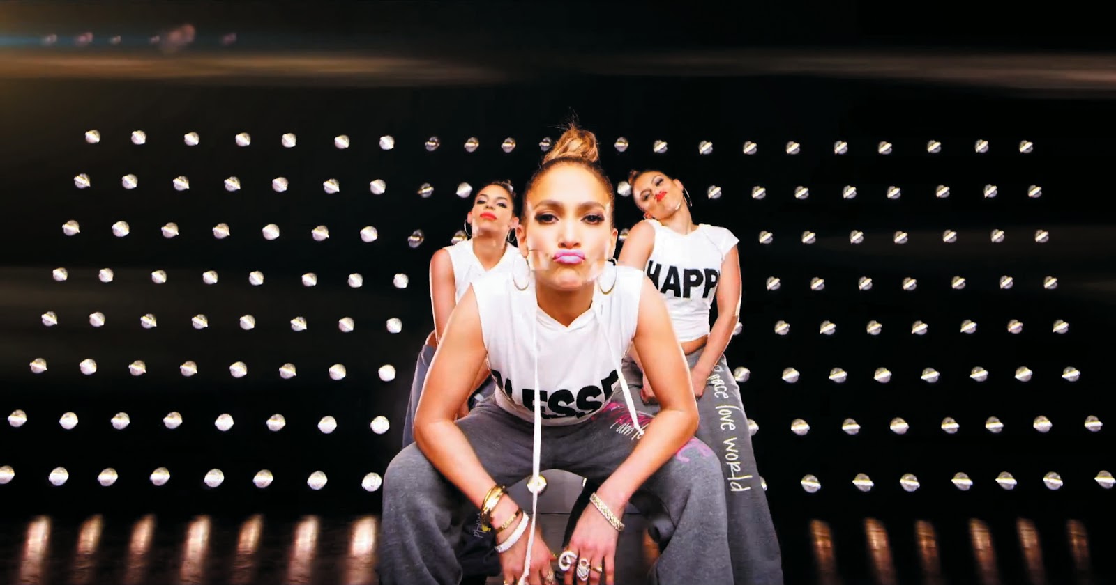 ¡JLo regresa más sensacional que nunca! ¡Estreno del vídeo musical de ...