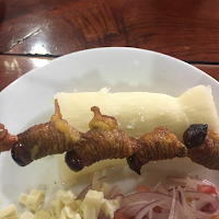 CULTURA Y TRADICIONES DE PUYO : CHONTACUROS ASADOS