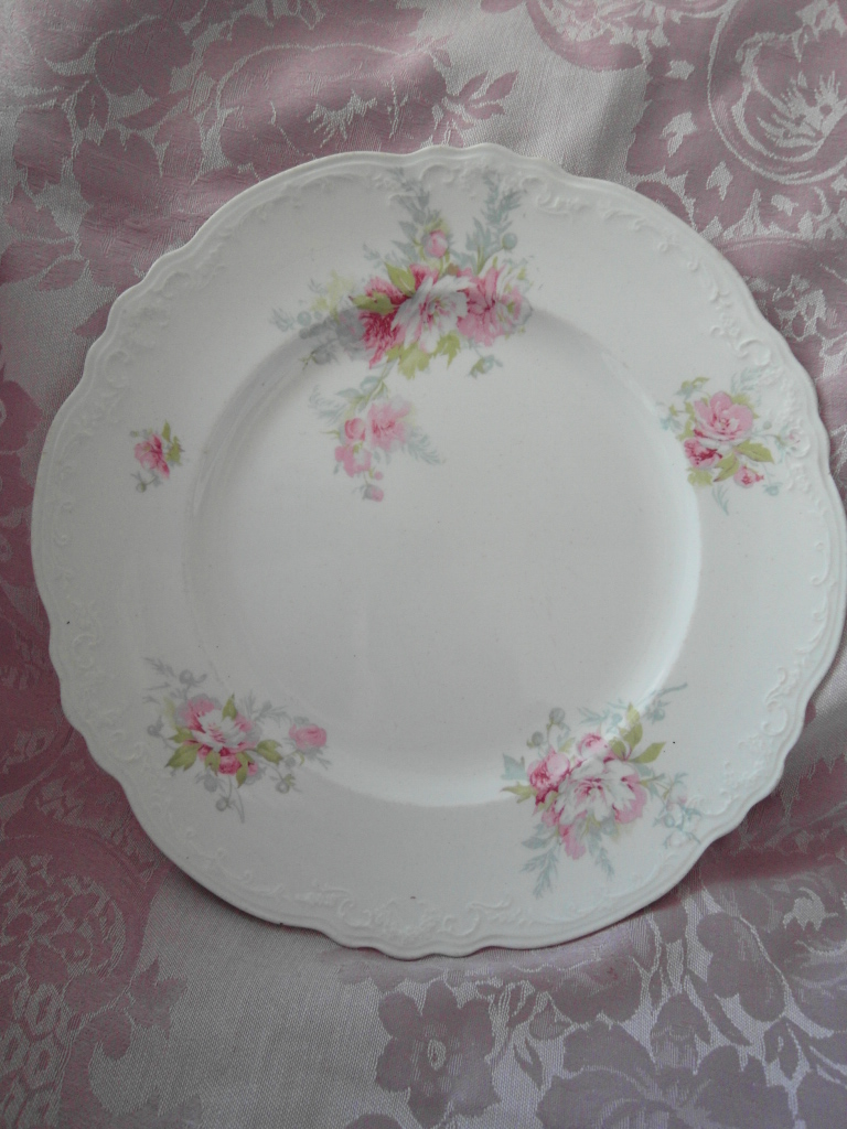 Niki Fretwell: Tea Time Treasures.