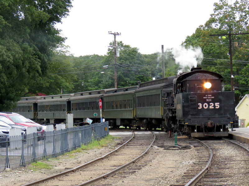 Retired Nomads - Part 2 : Gillette Castle, Essex Steam Train & Becky ...