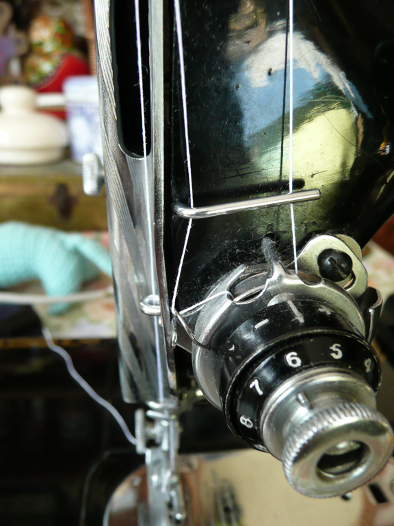 The Balancing Kiwi: My Vintage Singer Sewing Machine Collection