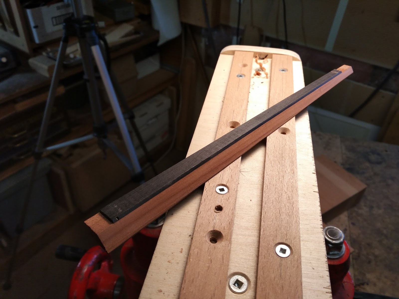 The Lute's Progress,: Building a 13 Course Lute, Start to Finish, 10 ...