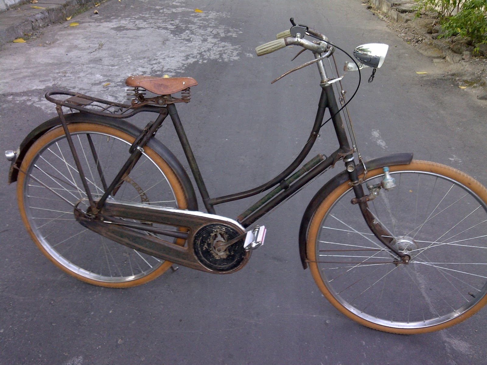 Tuha Harimaoduha: Onainö... Ami Li Moroi ba Gö: Raleigh Sepeda Onthel ...