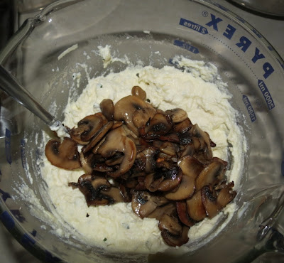 Nummy Kitchen: Mushroom Pizza Rustica