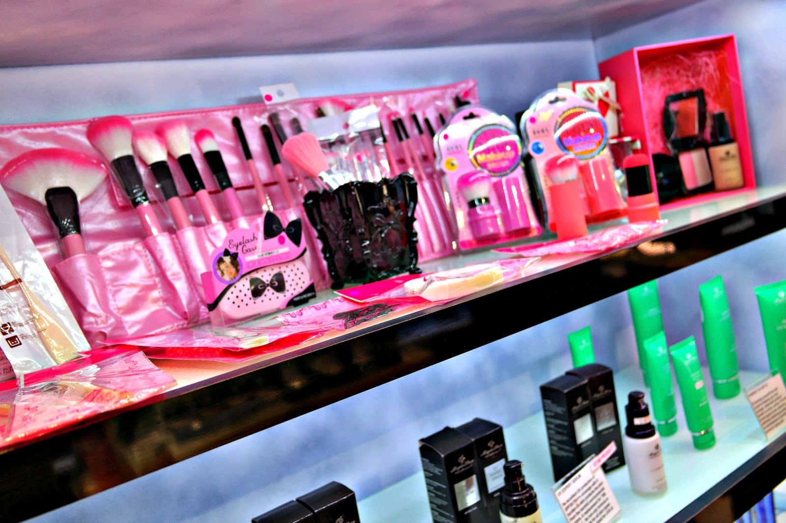 I love Make Up at MagicShop Sg