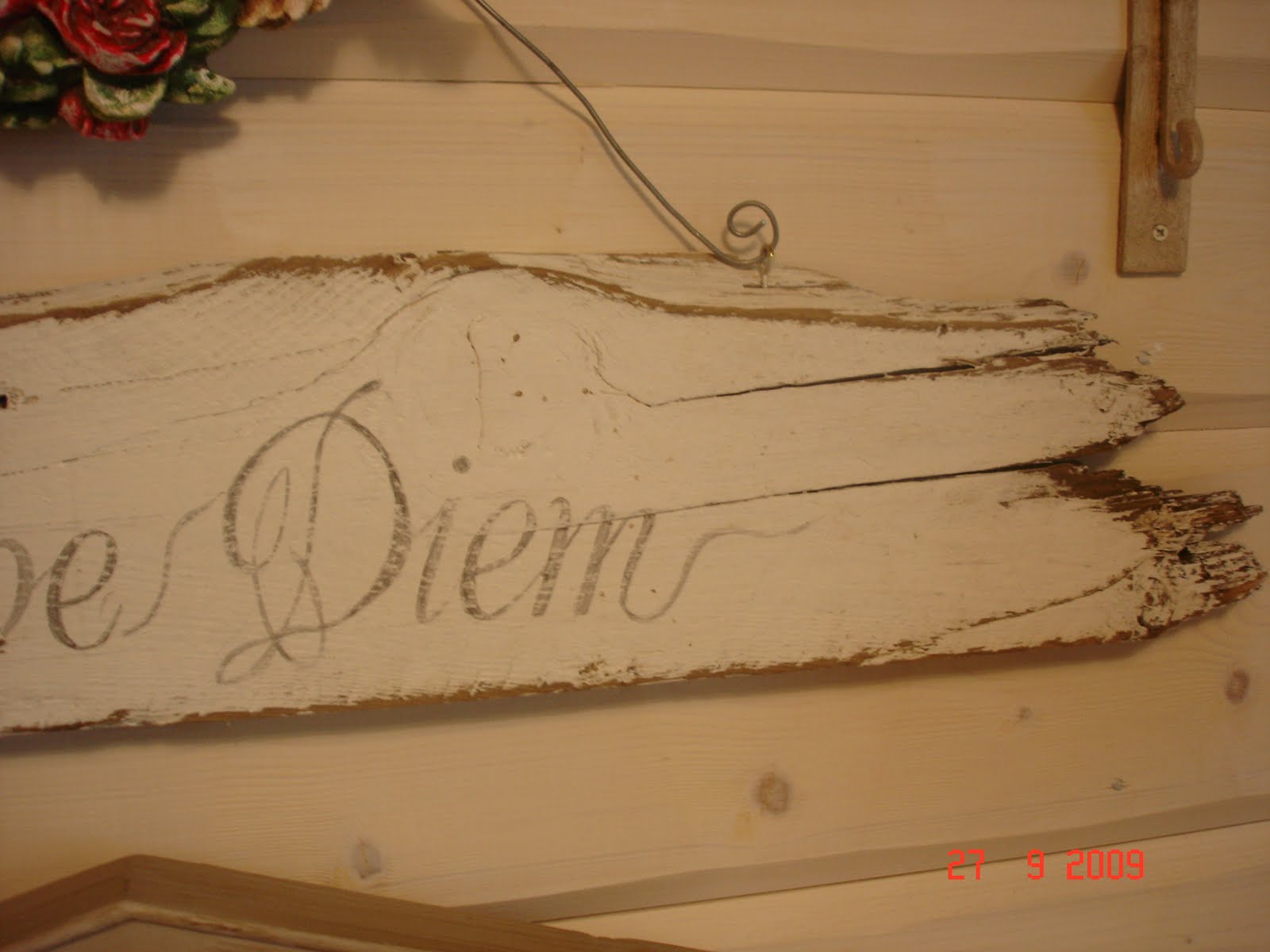 tindra lite mera: Skyltar med snirklig text