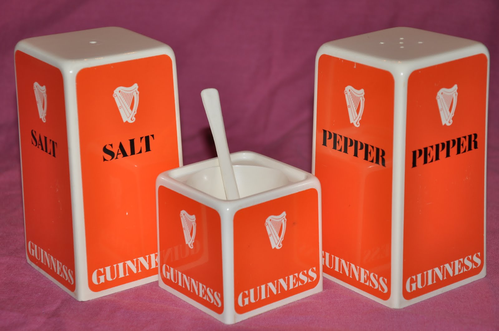 Guinness Collection: Labels, Carlton Ware, Wade, Gilroy, Doctors Books ...