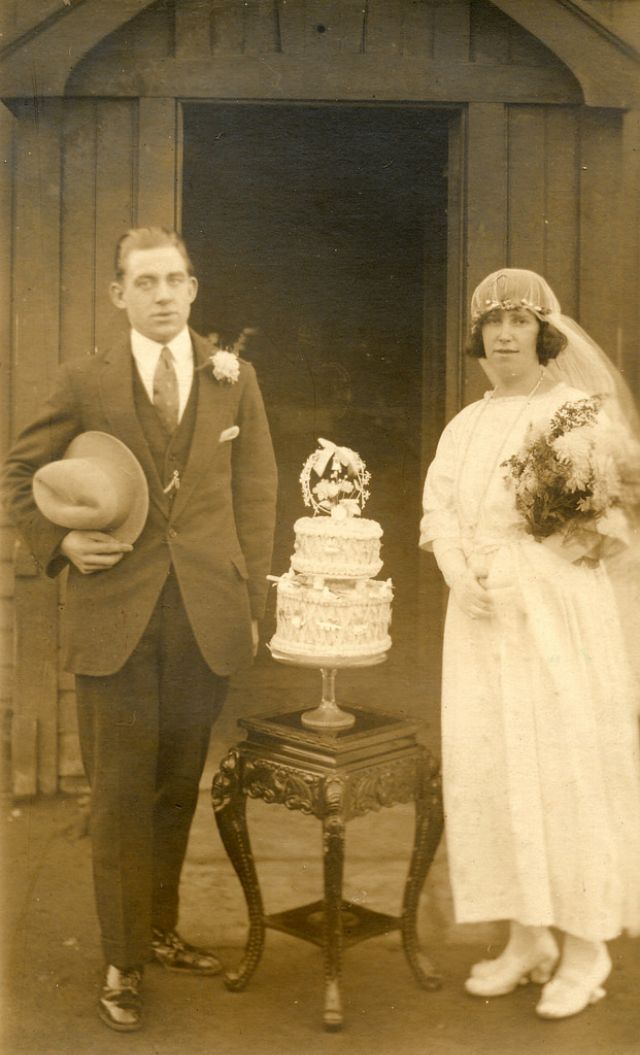 The Roaring Twenties Wedding Styles: Fabulous Photos of Newlyweds From ...
