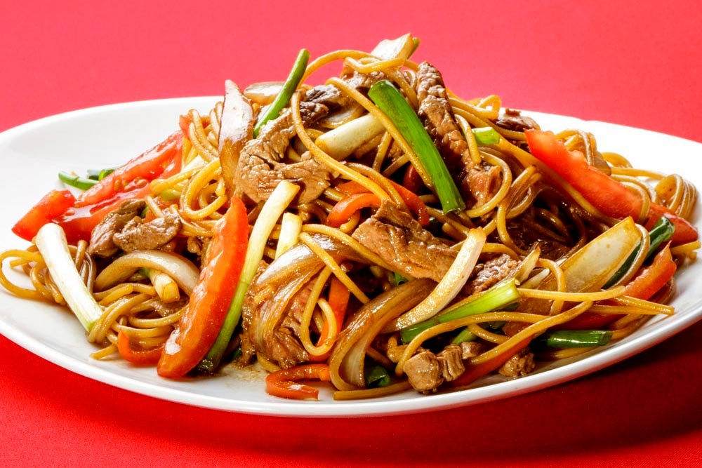 TALLARÍN SALTADO: UNA RECETA RICA, PRÁCTICA Y SENCILLA | DEGUSTA peruano