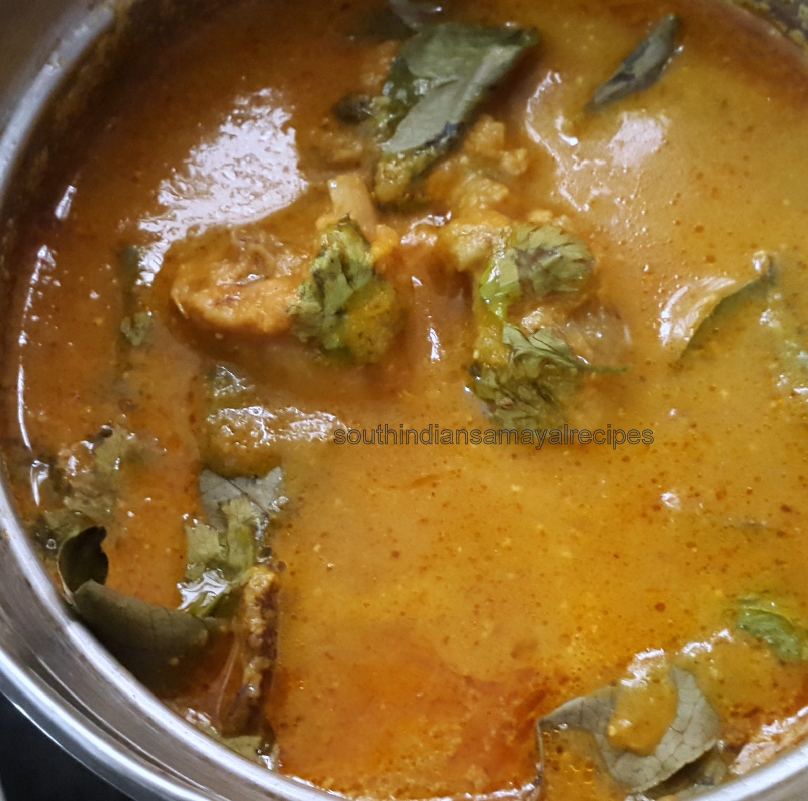 Gramathu Nattu kozhi kulambu - Chicken Kulambu | South Indian Samayal ...