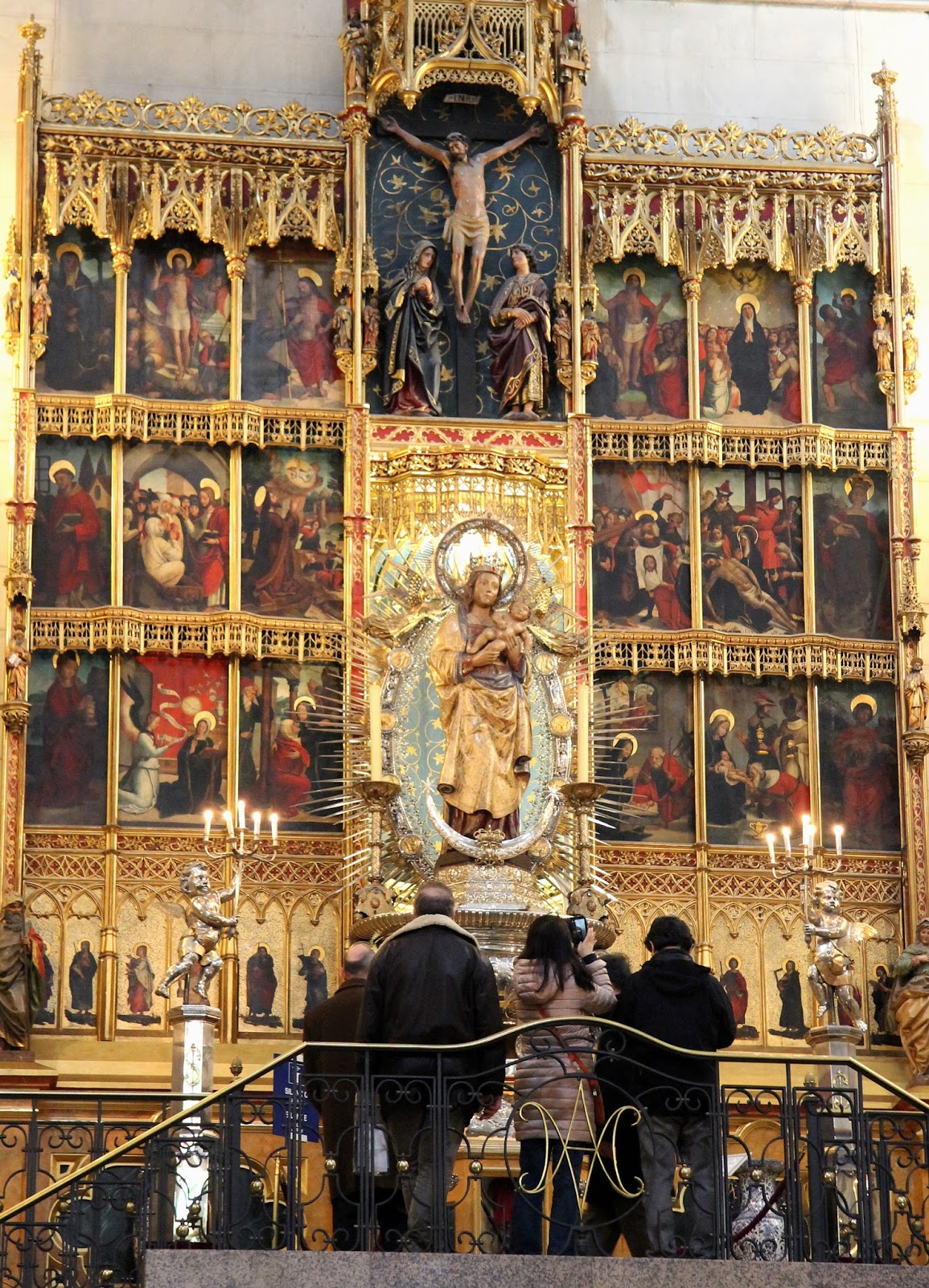 Virgen de la Almudena, patrona de Madrid