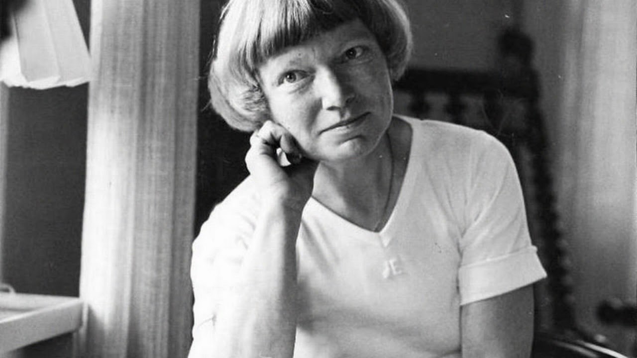 A Longhouse Birdhouse: INGER CHRISTENSEN