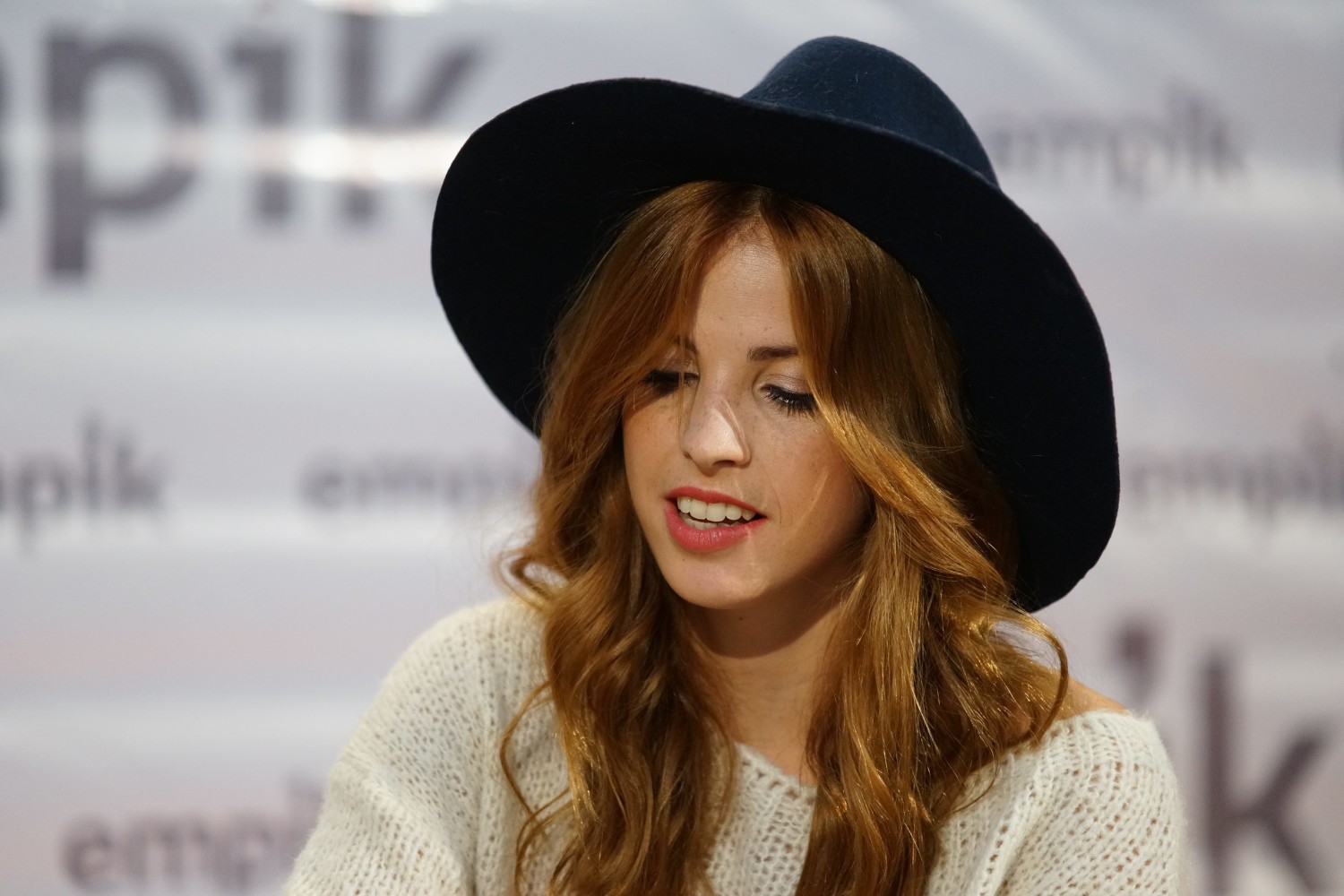 Cande Molfese EX-Violetta estará na 3ª temporada de Sou Luna - Telejuve ...