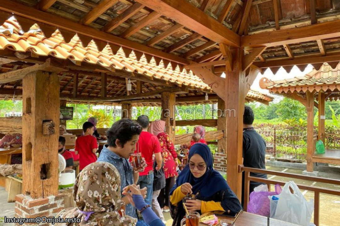 Keunikan Omah Jawa Lawas Resto Atau Biasa Dikenal Dengan Sebutan Omjola - PantainyaJogja.com