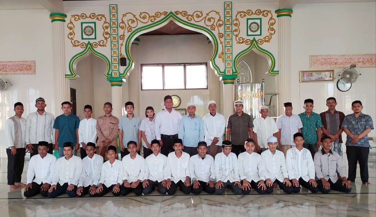 Pelantikan Pengurus Ikatan Remaja Masjid At-Taqwa Lampupok Periode 2020-2022 - Lamuri Online