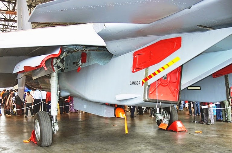 Malaysian Support The Troops: SU-30MKM DAMOCLES MULTIFUNCTION TARGETING POD