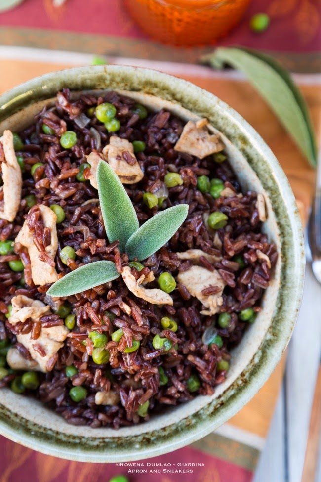 Sautèed Red Rice with Peas and Chicken
