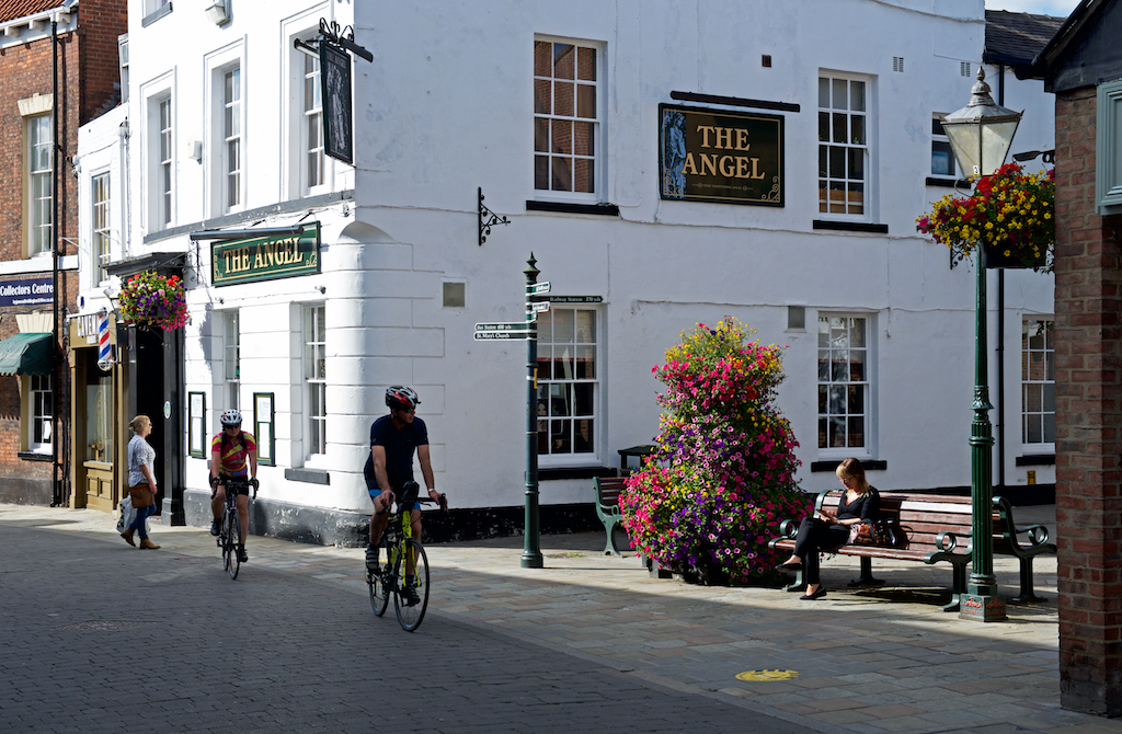 Broken Cloud: Beverley...