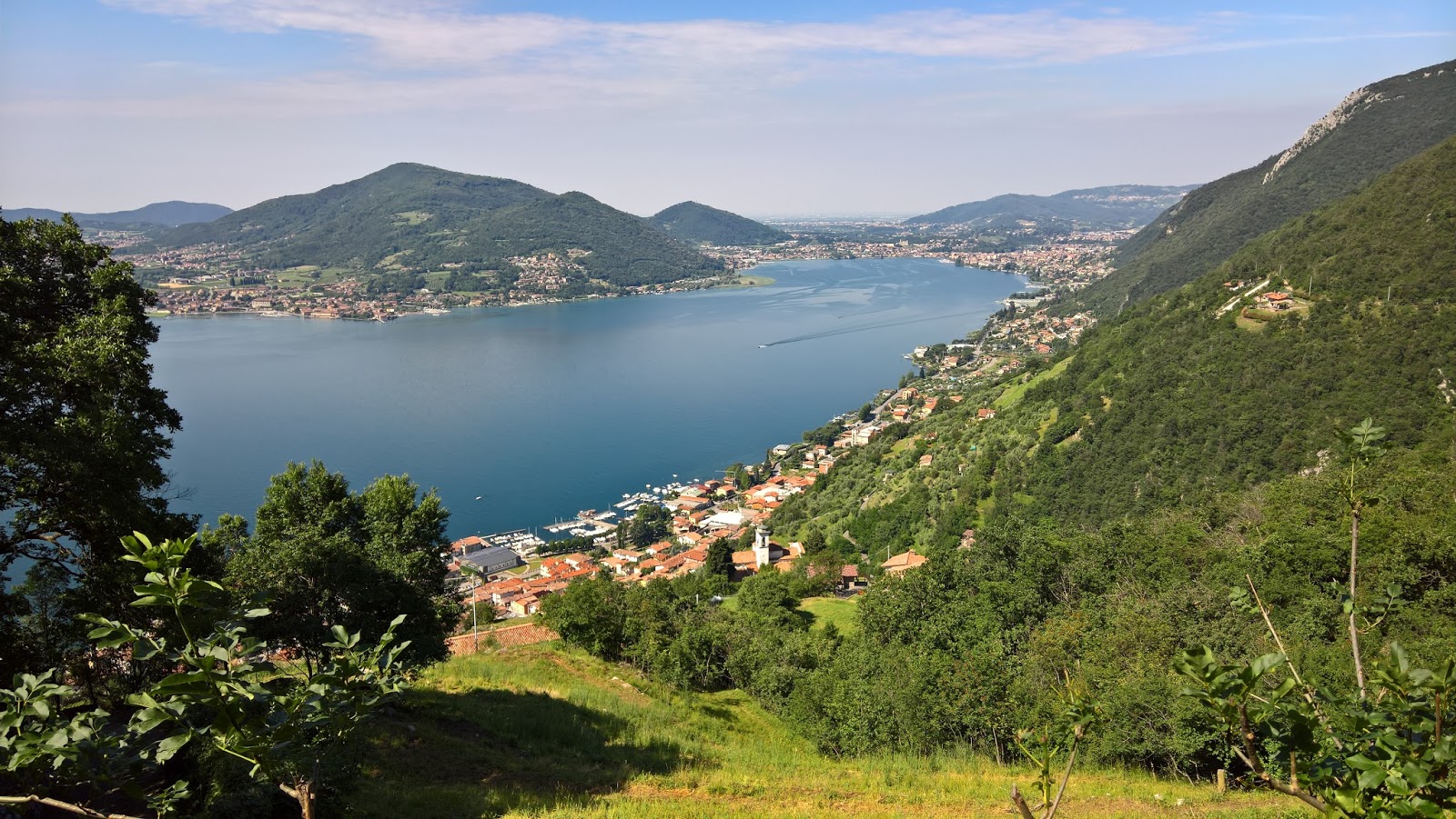 TravelMarx: Lago Iseo, Predore to Tavernola Bergamasca Hike