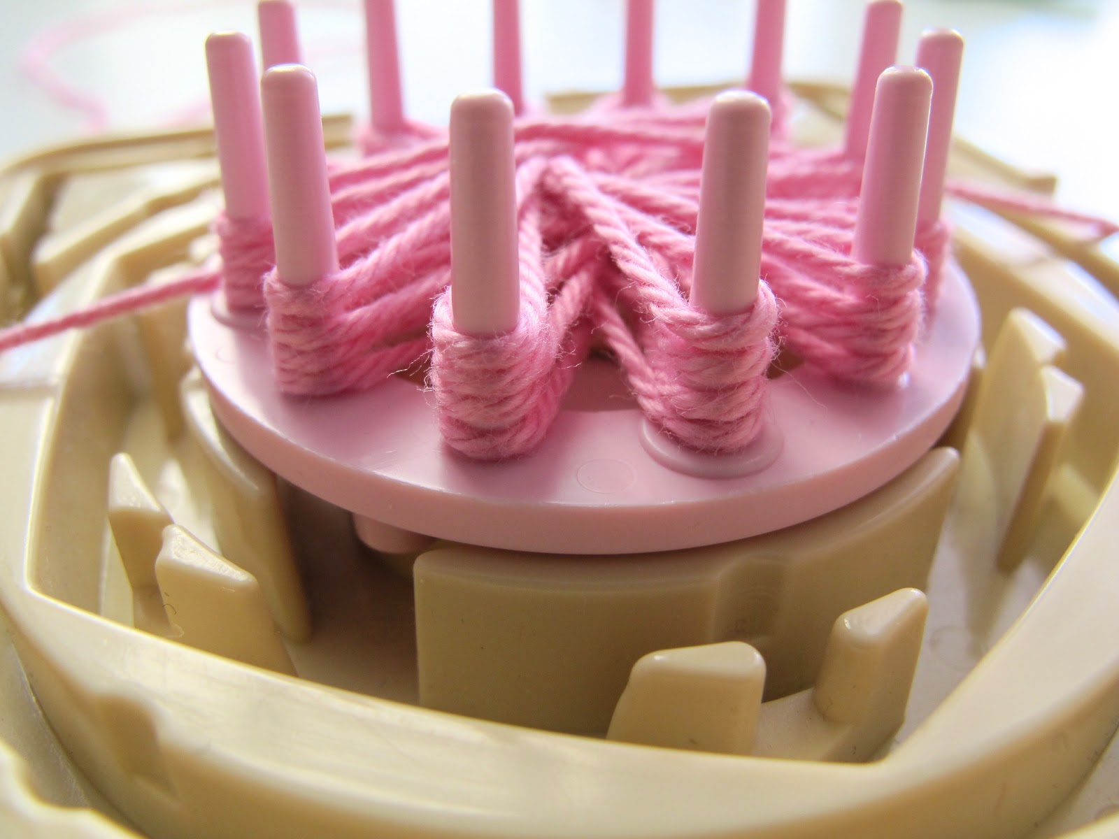 Addicted to Making: English Daisies, Flower Looms & King Henry VIII...