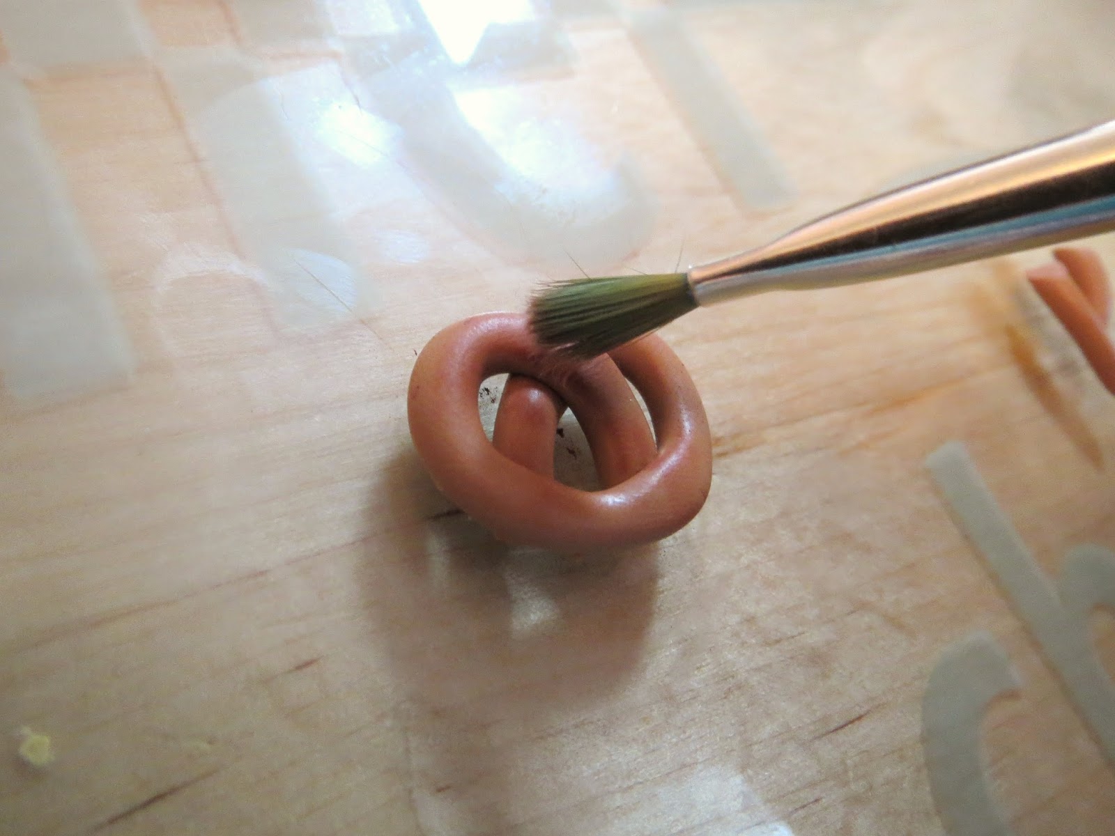 Cute Enough to Eat: Tutorial: polymer clay pretzel necklace
