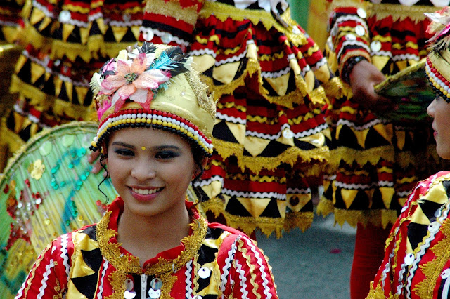 DUDE FOR FOOD: Side Views: Faces of the Kadayawan