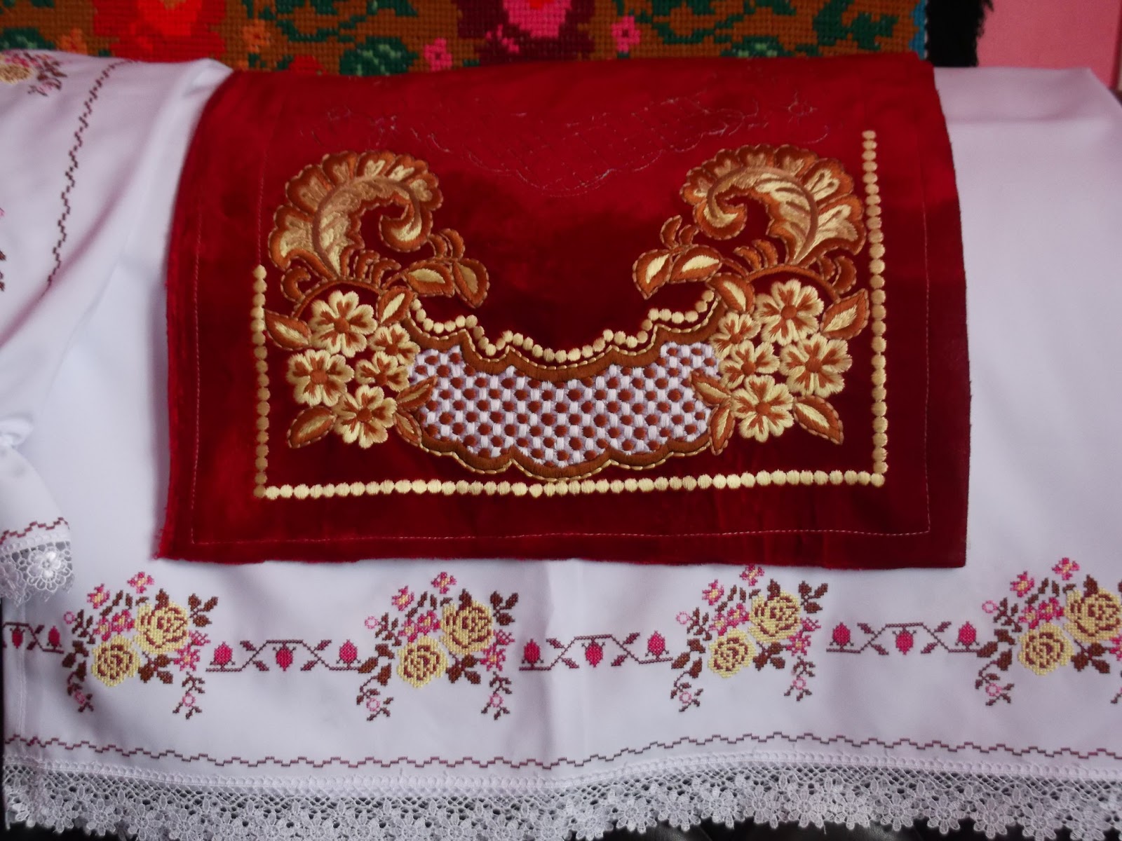 COSTUME POPULARE DIN BANAT