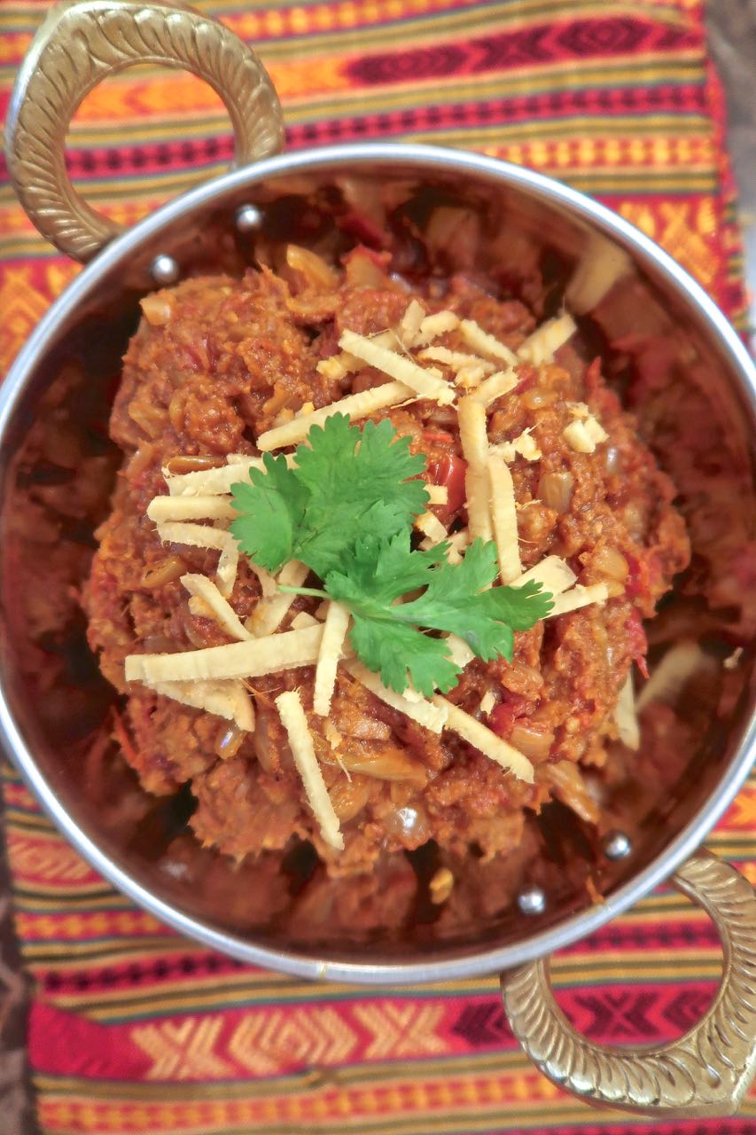 Scrumpdillyicious: Mughlai Karahi Gosht: Slow Cooked Lamb Curry