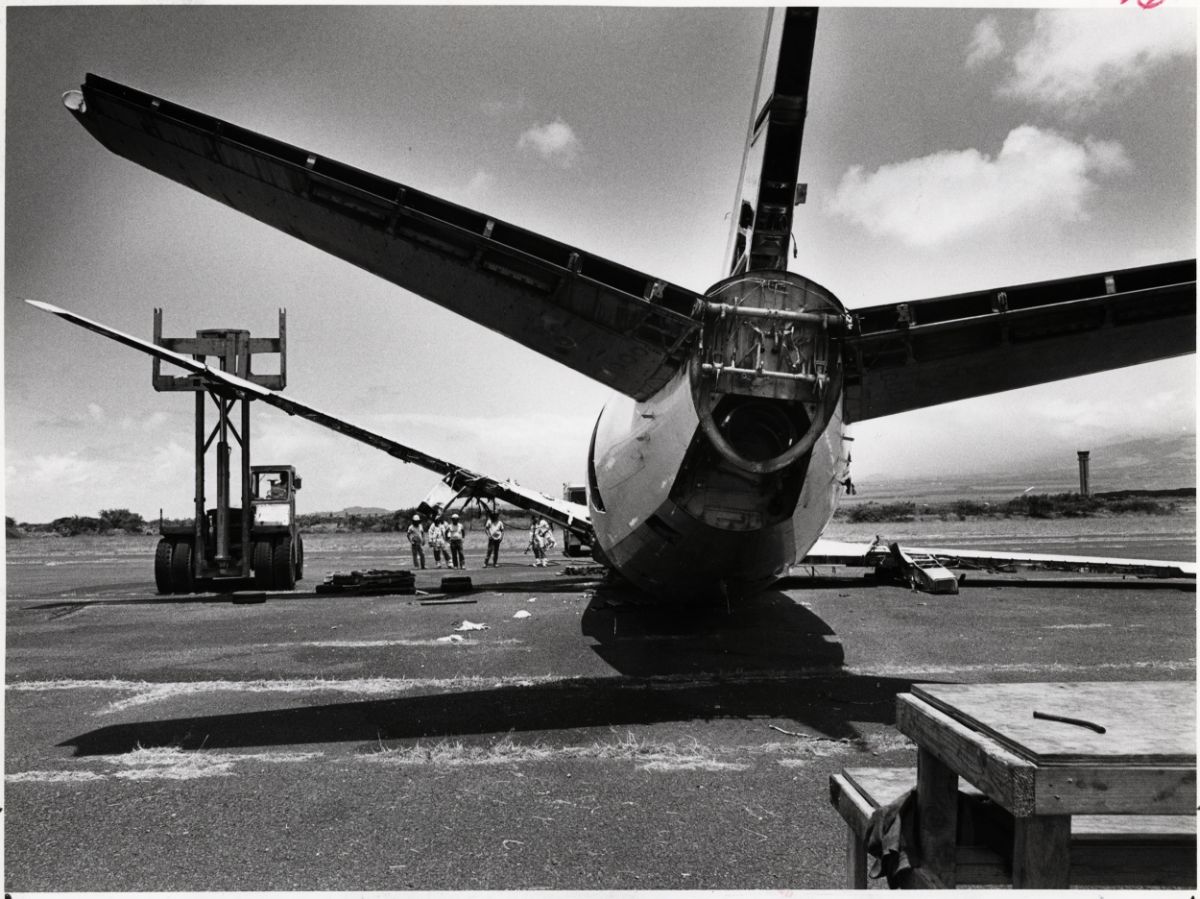 April 28, 1988: The Roof of an Aloha Airlines Jet Ripped Off in Mid-Air ...