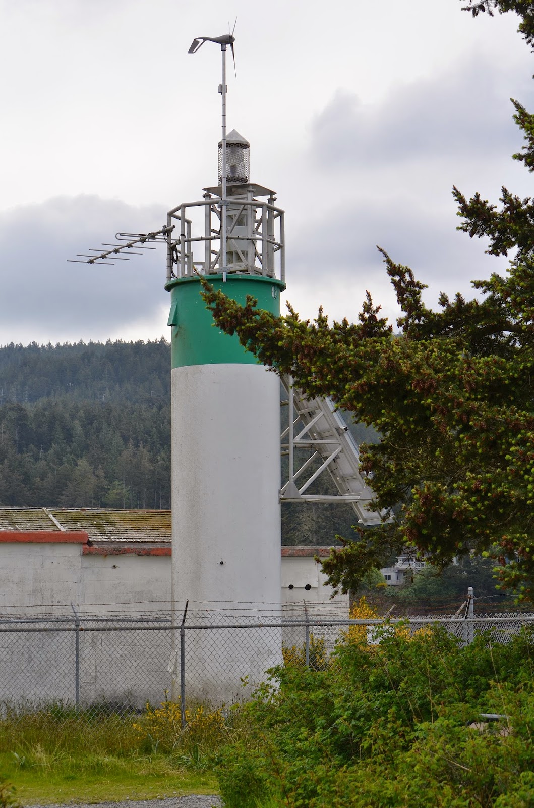 Neal's Lighthouse Blog: Whiffin Spit Lighthouse, Sooke, British Columbia