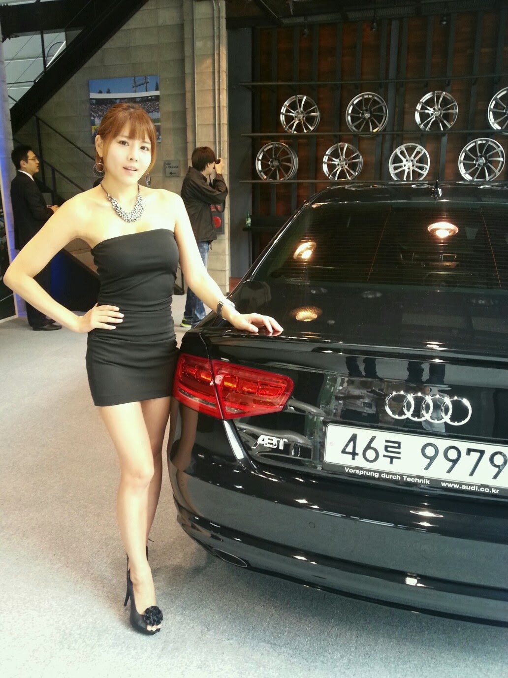 korean cars and girls: korean pretty racing model - Lee mijung and Audi R8