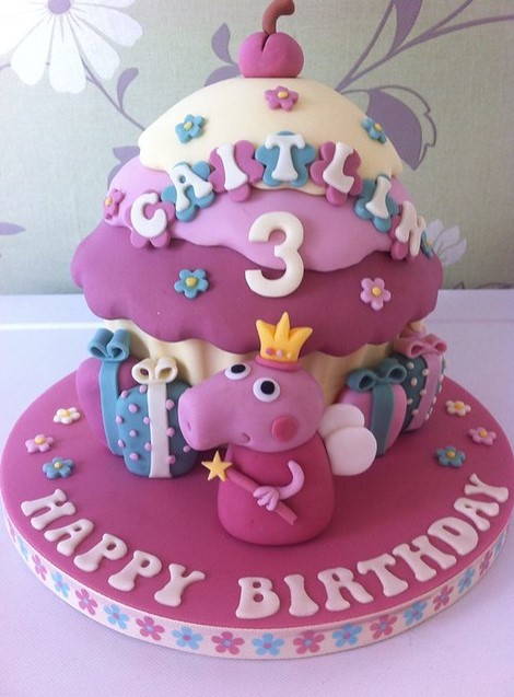 The Most Adorable Peppa Pig Birthday Cakes
