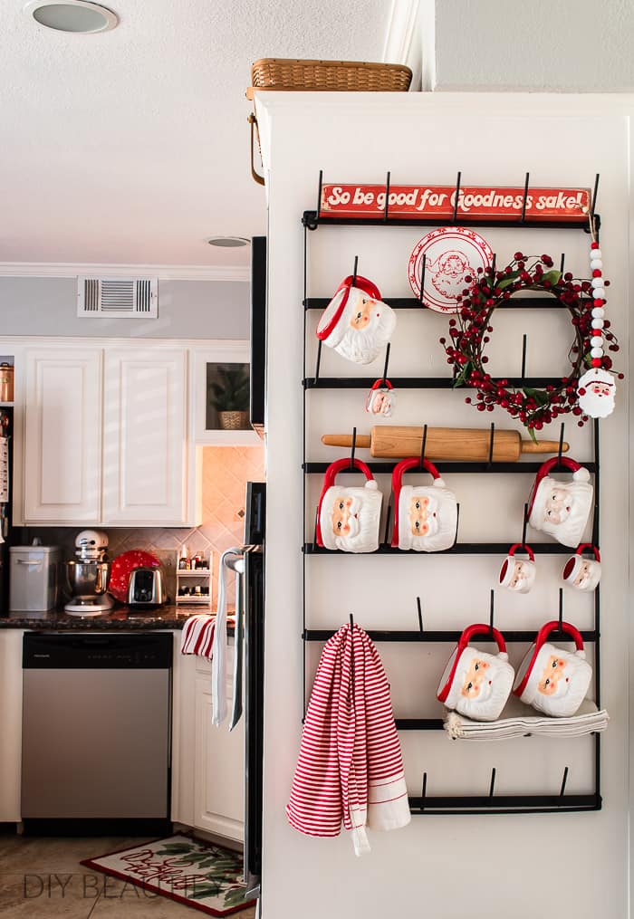 5 Tips for a Cozy Christmas Kitchen - DIY Beautify - Creating Beauty at ...