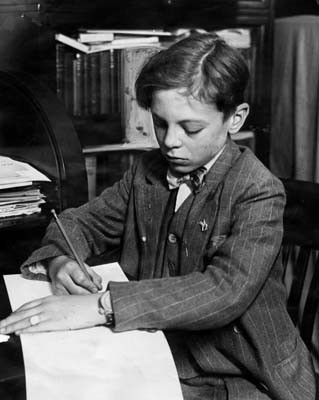 Apa yang Sebenarnya Terjadi Pada Walter Collins? - Merinding.com