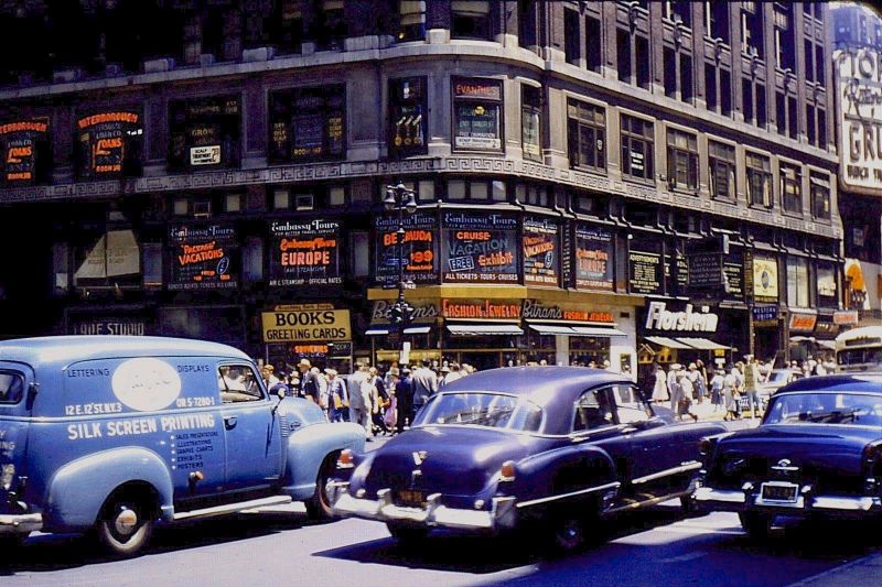 55 Fascinating Photos That Capture Street Scenes of New York City in ...