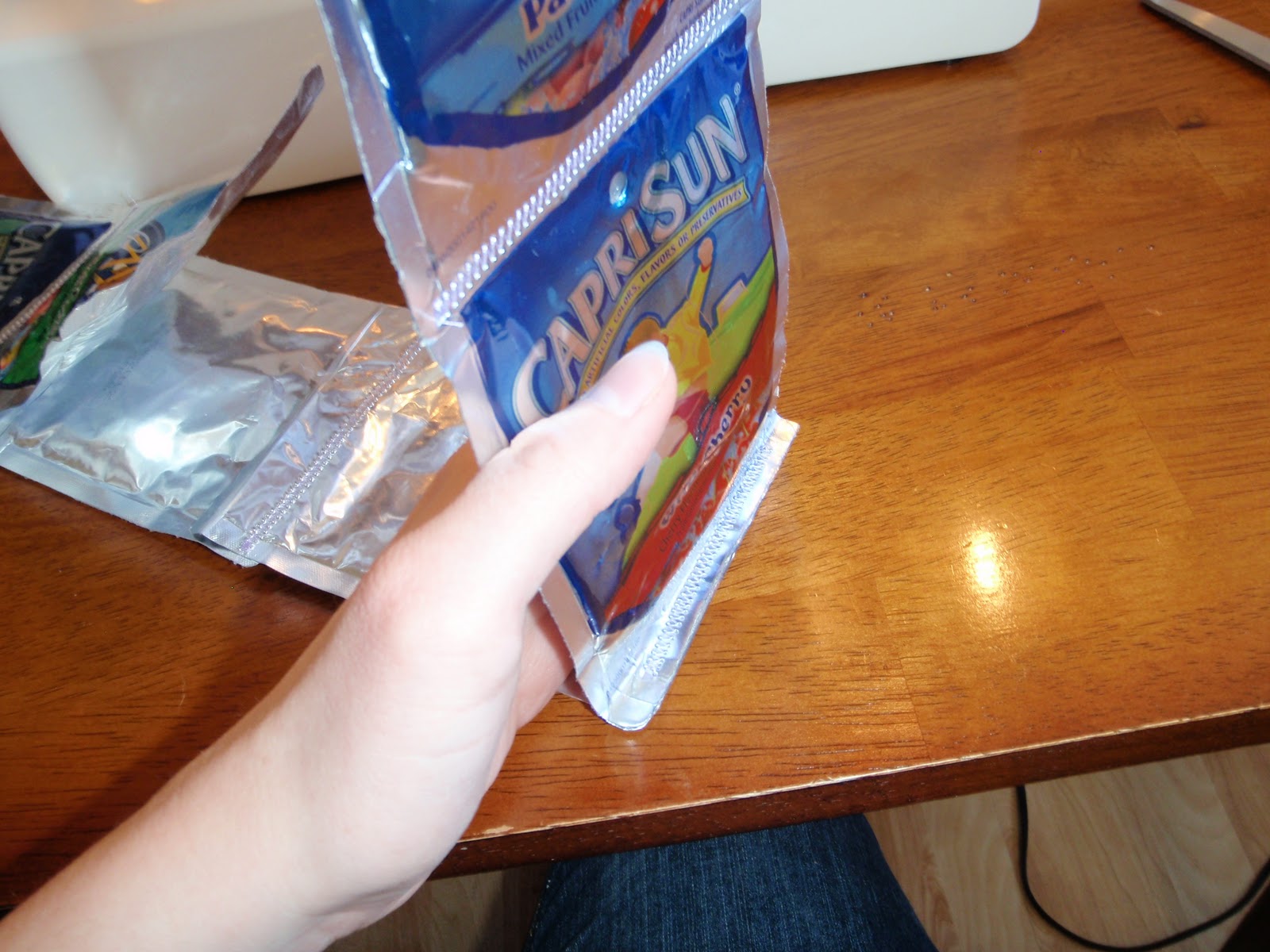 Michka's Creative Solutions: Tutorial: How to make a Capri Sun Bag/Tote
