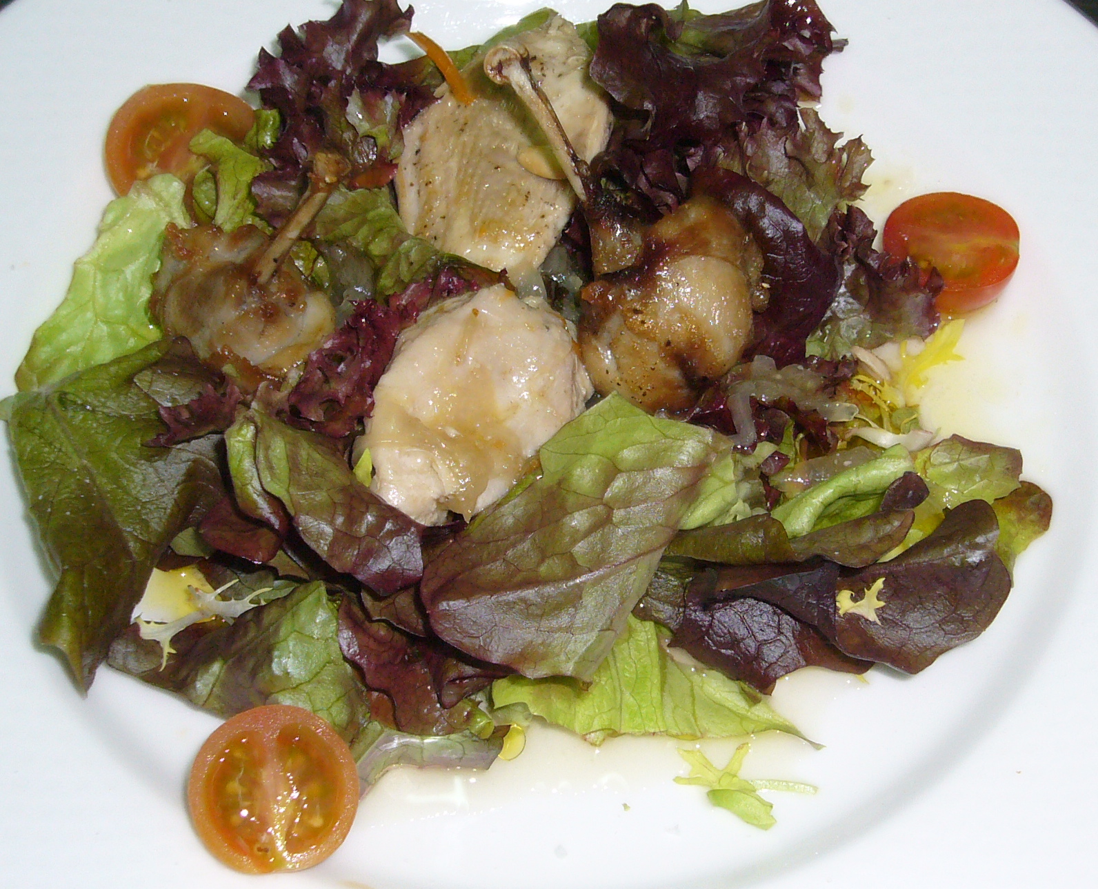 KABANOVA.Comedor: ENSALADA DE CODORNIZ